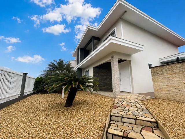 Casa / Sobrado para Locação em Joinville/SC Floresta 3 Quartos