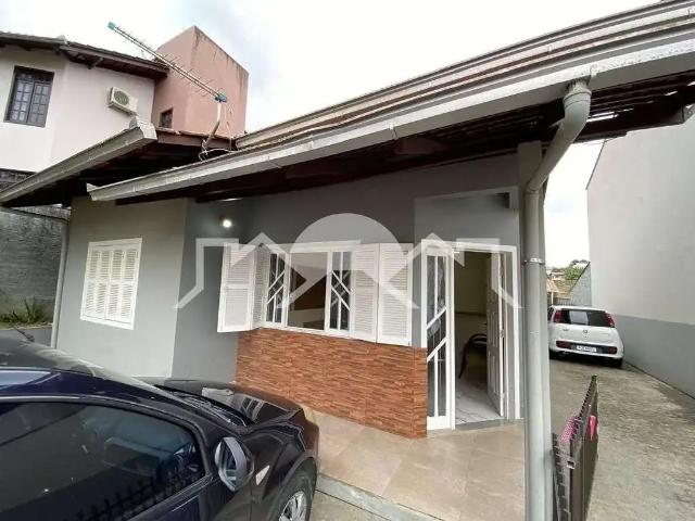 Casa / Sobrado para Locação em Joinville/SC Floresta 2 Quartos