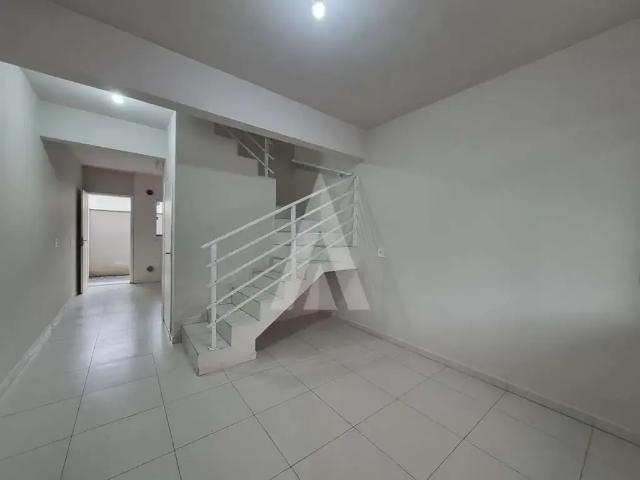 Casa / Sobrado para Locação em Joinville/SC Iririú 2 Quartos