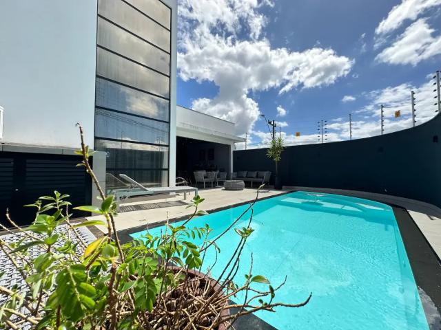 Casa / Sobrado para Locação em Joinville/SC Iririú 3 Quartos