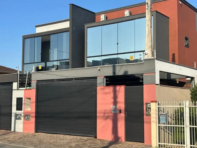 Casa / Sobrado para Locação em Joinville/SC Iririú 3 Quartos