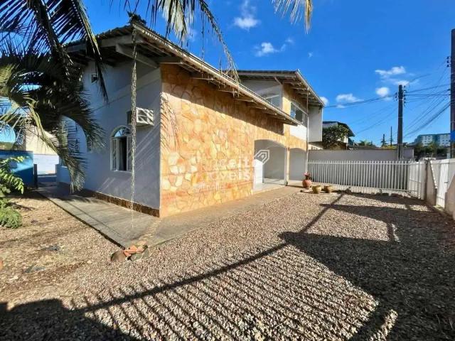 Casa / Sobrado para Locação em Joinville/SC João Costa 3 Quartos