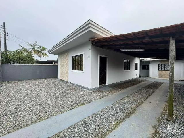 Casa / Sobrado para Locação em Joinville/SC Jardim Iririú 4 Quartos