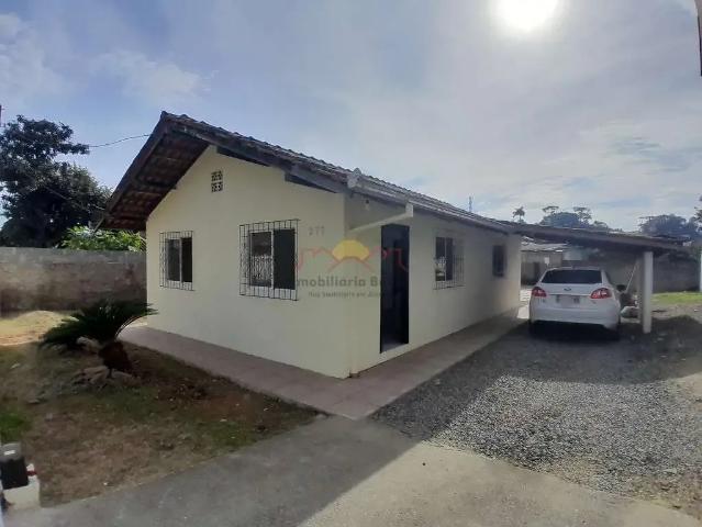 Casa / Sobrado para Locação em Joinville/SC Jarivatuba 3 Quartos
