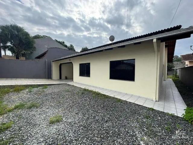 Casa / Sobrado para Locação em Joinville/SC Nova Brasília 4 Quartos