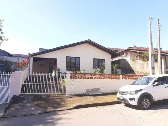 Casa / Sobrado para Locação em Joinville/SC Nova Brasília 3 Quartos