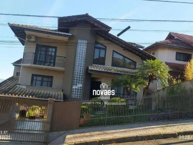 Casa / Sobrado para Locação em Joinville/SC Saguaçu 4 Quartos