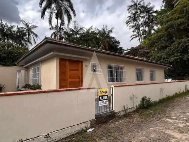 Casa / Sobrado para Locação em Joinville/SC Saguaçu 3 Quartos