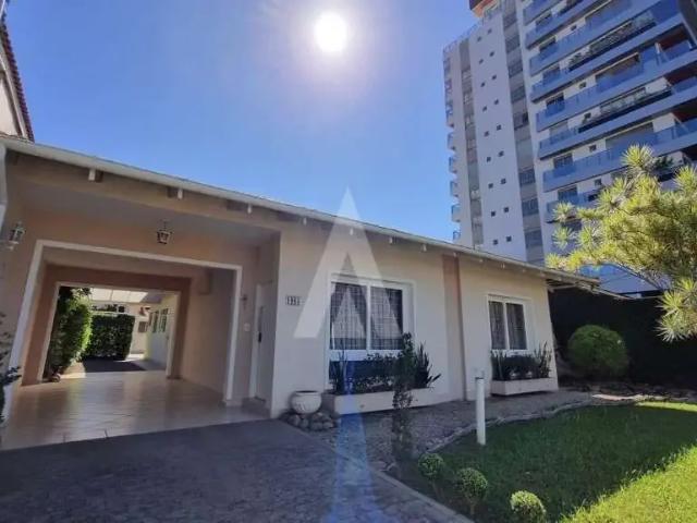 Casa / Sobrado para Locação em Joinville/SC Santo Antônio 3 Quartos