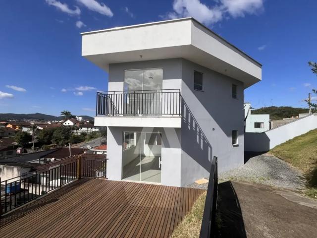 Casa / Sobrado para Locação em Joinville/SC Santa Catarina 3 Quartos
