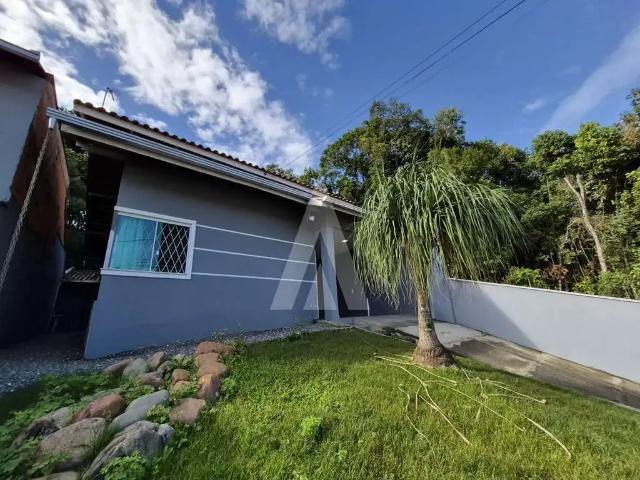 Casa / Sobrado para Locação em Joinville/SC Parque Guarani 3 Quartos