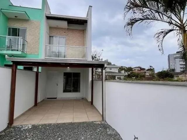 Casa / Sobrado para Locação em Joinville/SC Petrópolis 2 Quartos