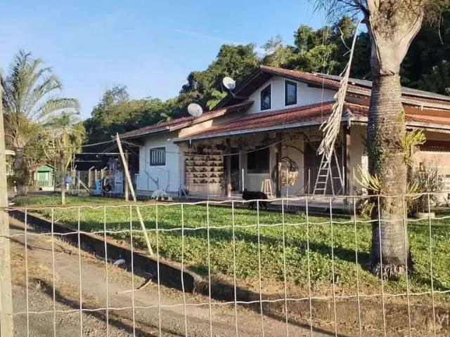 Casa / Sobrado para Locação em Joinville/SC Vila Nova 3 Quartos