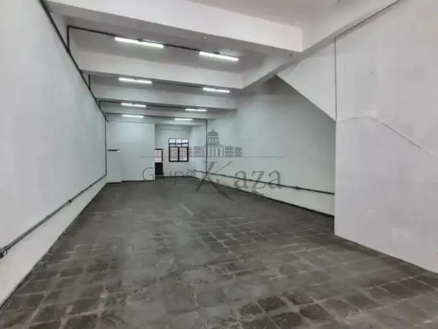 Casa / Sobrado para Locação em Jacareí/SP Centro 1 Quartos