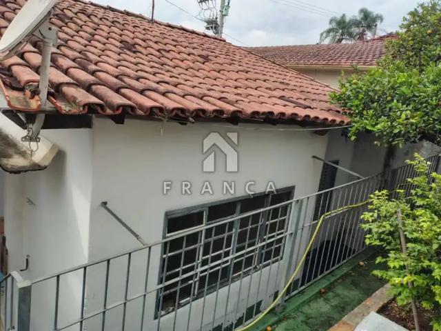 Casa / Sobrado para Locação em Jacareí/SP Centro 2 Quartos