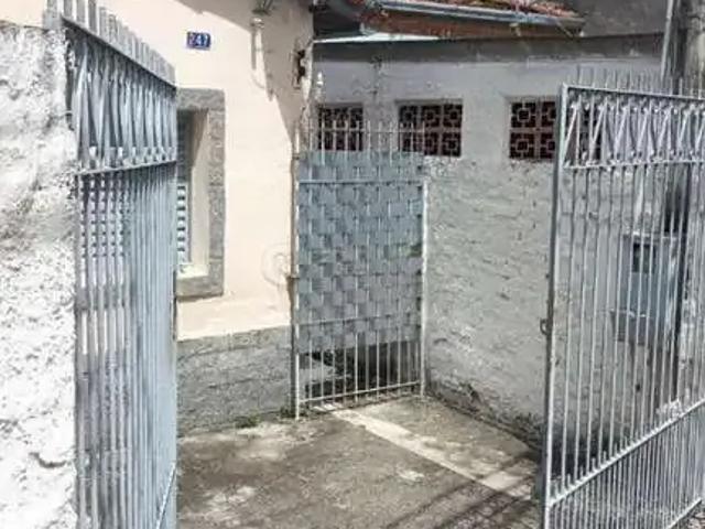 Casa / Sobrado para Locação em Jacareí/SP Centro 2 Quartos
