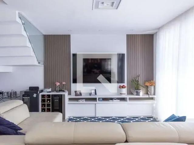 Casa / Sobrado para Locação em Jacareí/SP Centro 3 Quartos