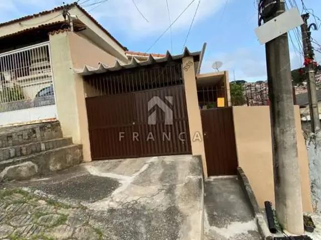 Casa / Sobrado para Locação em Jacareí/SP Centro 3 Quartos
