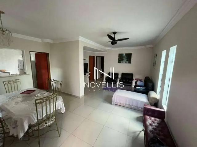 Casa / Sobrado para Locação em Jacareí/SP Jardim Terras de São João 5 Quartos