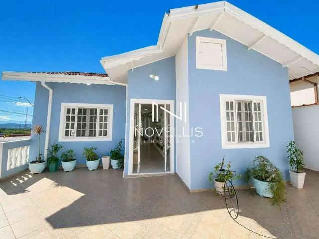 Casa / Sobrado para Locação em Jacareí/SP Jardim Terras de São João 5 Quartos