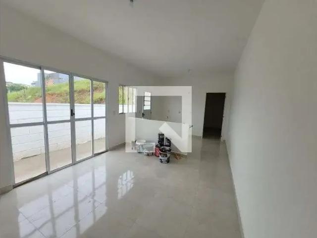 Casa / Sobrado para Locação em Jacareí/SP Jardim Pitoresco 2 Quartos
