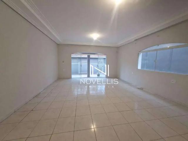 Casa / Sobrado para Locação em Jacareí/SP Jardim Santa Maria 4 Quartos