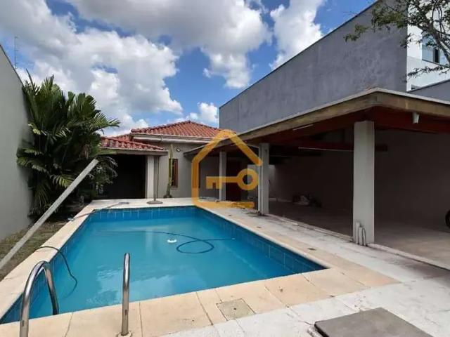Casa / Sobrado para Locação em Jacareí/SP Jardim Santa Maria 3 Quartos