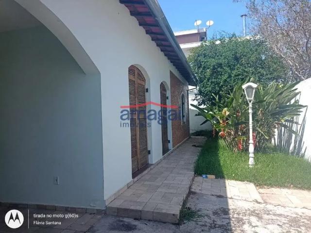 Casa / Sobrado para Locação em Jacareí/SP Jardim Santa Maria 3 Quartos