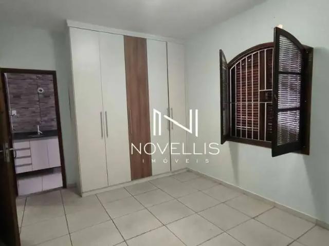 Casa / Sobrado para Locação em Jacareí/SP Jardim Santa Maria 3 Quartos