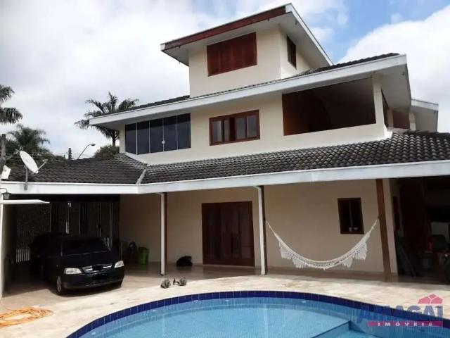 Casa / Sobrado para Locação em Jacareí/SP Jardim Siesta 5 Quartos
