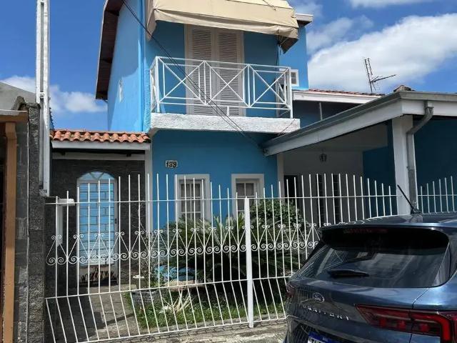 Casa / Sobrado para Locação em Jacareí/SP Parque Brasil 4 Quartos