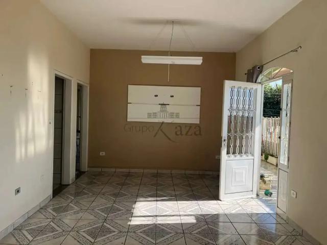 Casa / Sobrado para Locação em Jacareí/SP Parque Santo Antônio 3 Quartos