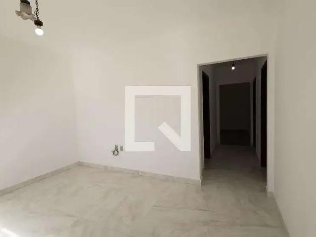 Casa / Sobrado para Locação em Jacareí/SP Vila Formosa 2 Quartos