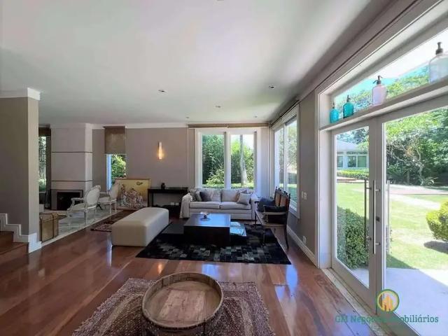 Casa / Sobrado para Locação em Jandira/SP Jardim do Golf I 4 Quartos