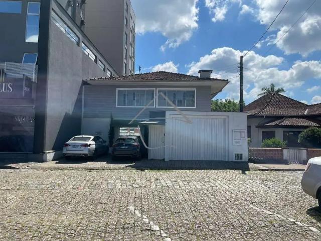 Casa / Sobrado para Locação em Jaraguá do Sul/SC Centro 6 Quartos