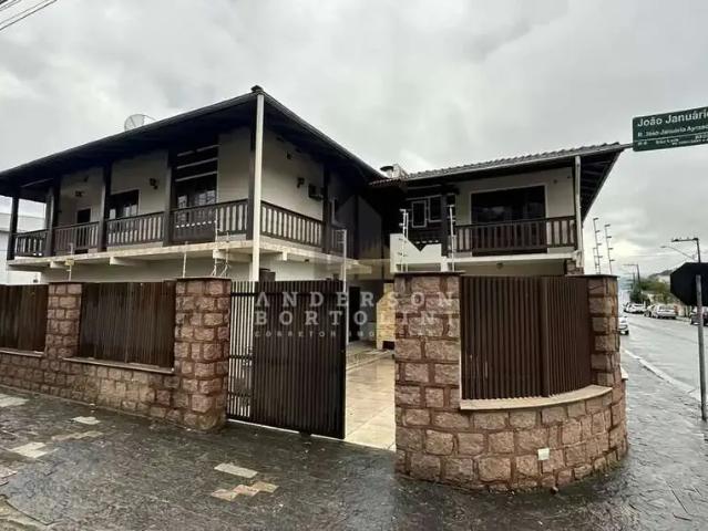 Casa / Sobrado para Locação em Jaraguá do Sul/SC Jaraguá Esquerdo 5 Quartos