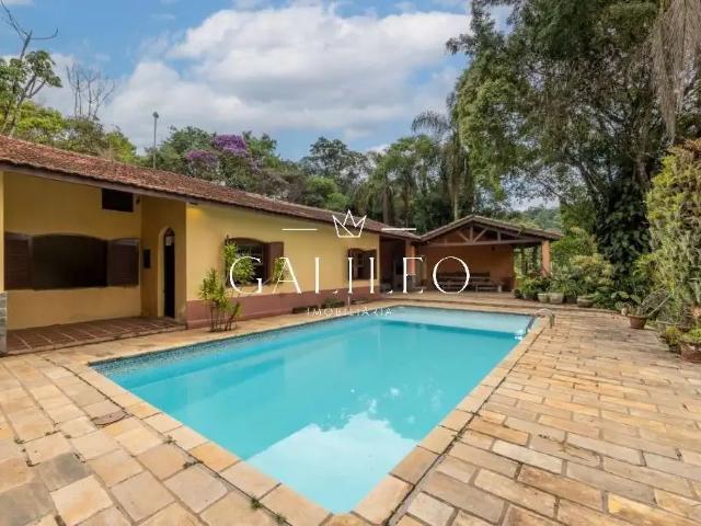 Casa / Sobrado para Locação em Jarinu/SP Centro 5 Quartos