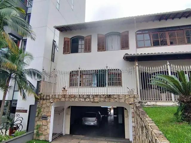 Casa / Sobrado para Locação em Juiz de Fora/MG Centro 4 Quartos