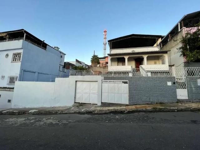 Casa / Sobrado para Locação em Juiz de Fora/MG Boa Vista 3 Quartos