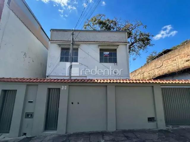 Casa / Sobrado para Locação em Juiz de Fora/MG Fábrica 3 Quartos