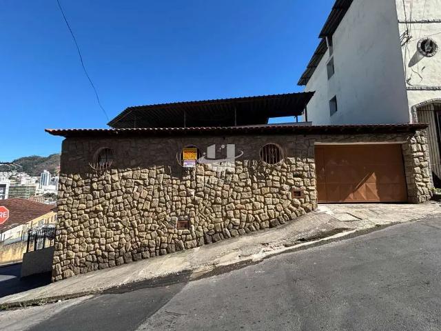 Casa / Sobrado para Locação em Juiz de Fora/MG Santos Anjos 3 Quartos