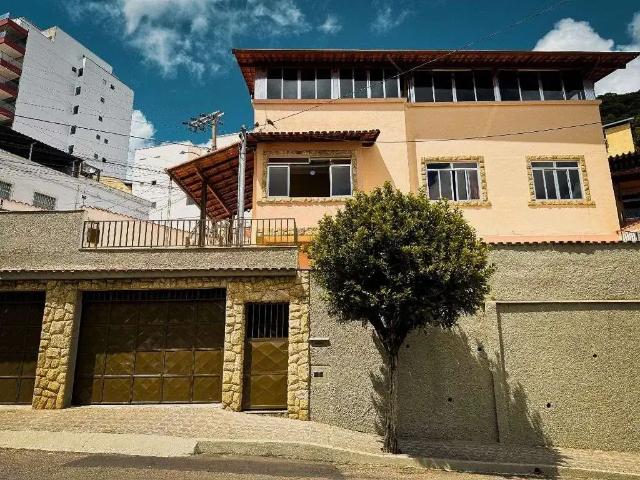 Casa / Sobrado para Locação em Juiz de Fora/MG Santa Helena 5 Quartos