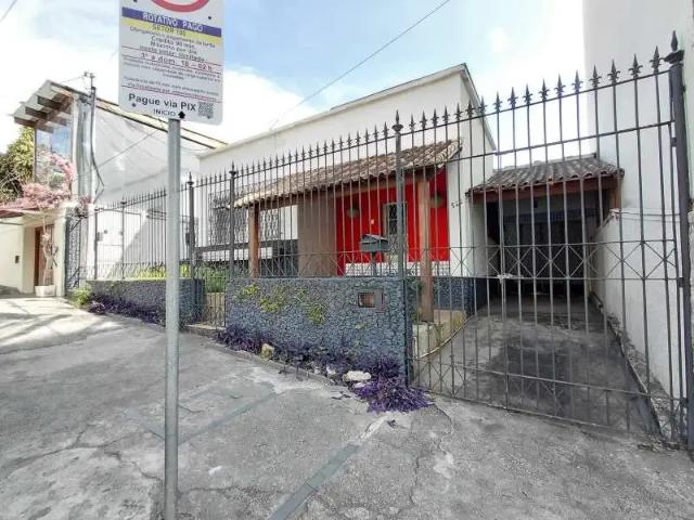 Casa / Sobrado para Locação em Juiz de Fora/MG Passos 3 Quartos