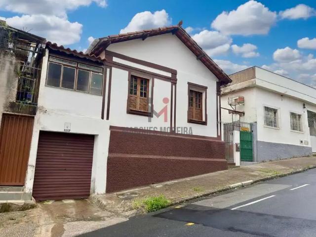 Casa / Sobrado para Locação em Juiz de Fora/MG Passos 4 Quartos