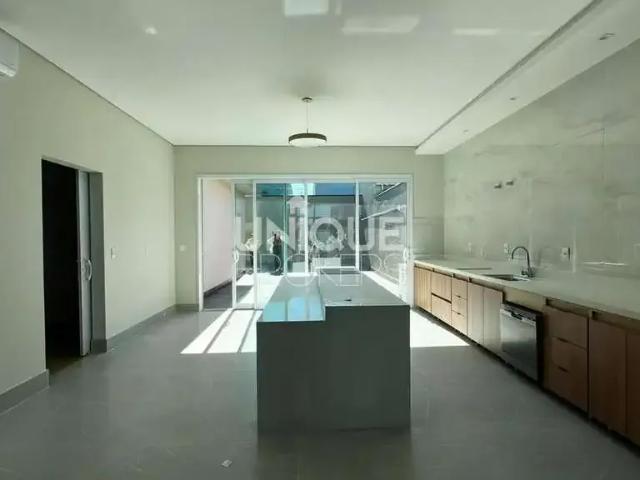 Casa / Sobrado para Locação em Jundiaí/SP Medeiros 3 Quartos