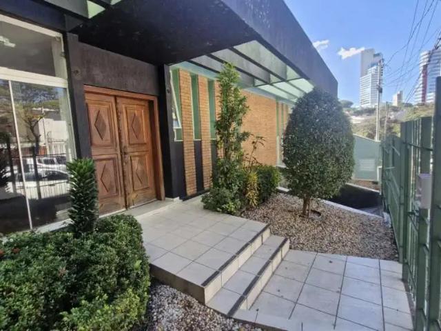 Casa / Sobrado para Locação em Jundiaí/SP Chácara Urbana 4 Quartos
