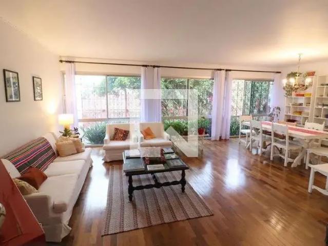 Casa / Sobrado para Locação em Osasco/SP Centro 5 Quartos