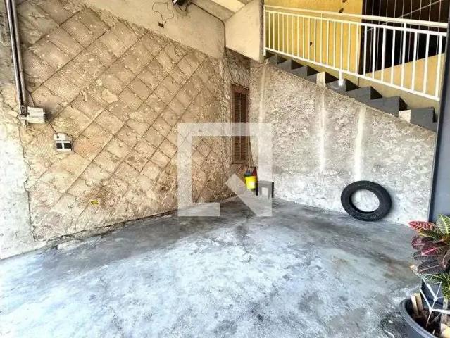 Casa / Sobrado para Locação em Osasco/SP Bandeiras 2 Quartos