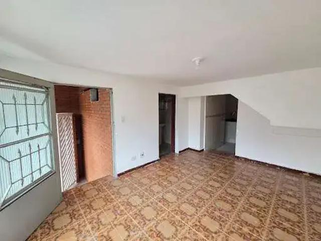 Casa / Sobrado para Locação em Osasco/SP Jardim das Flores 2 Quartos