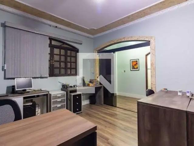 Casa / Sobrado para Locação em Osasco/SP Jardim Roberto 4 Quartos